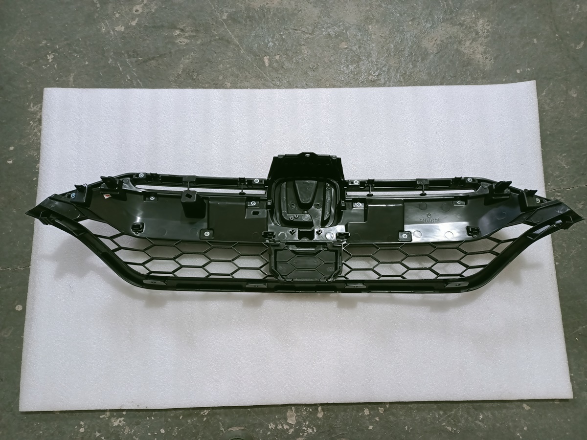 71121-TLA-A60 Решётка радиатора с отверстием под камеру Honda CR-V 2019 ...