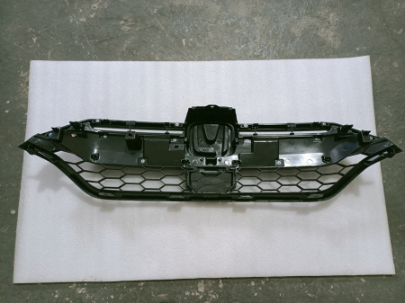 71121-TLA-A60 Решётка радиатора с отверстием под камеру Honda CR-V 2019 ...